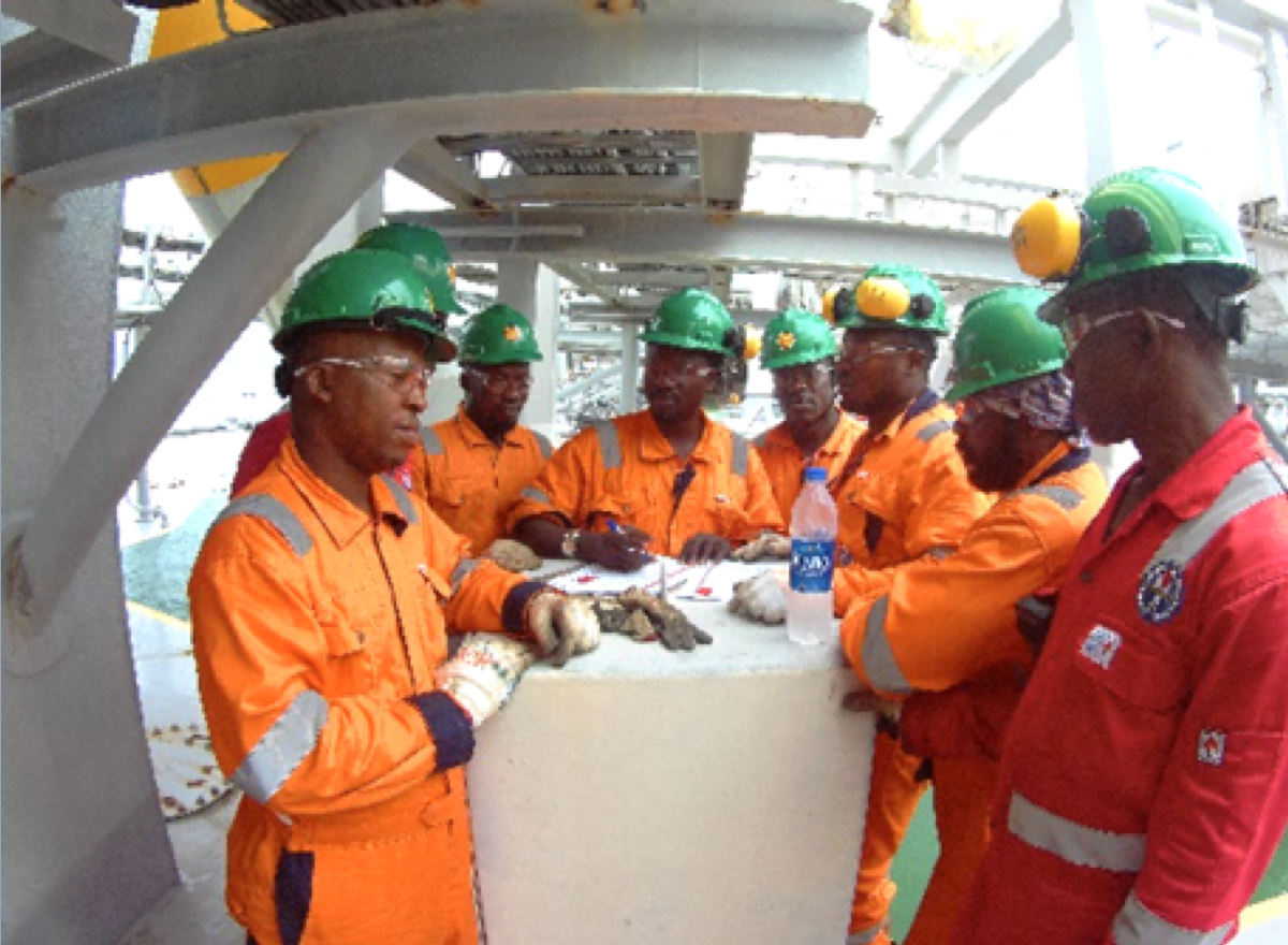 Sea Eagle FPSO Symp Repair and Tandem Floating Hose String ...