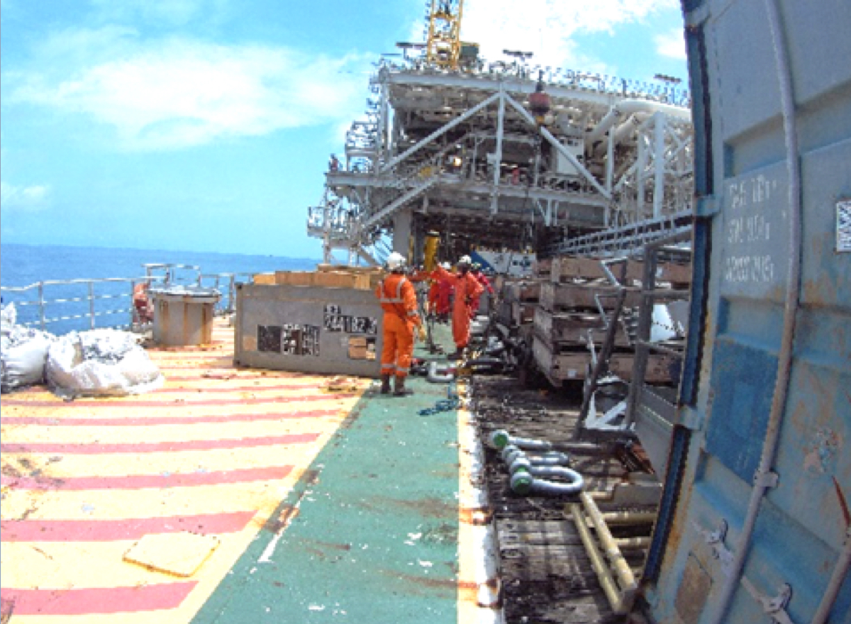 Sea Eagle FPSO Symp Repair and Tandem Floating Hose String ...