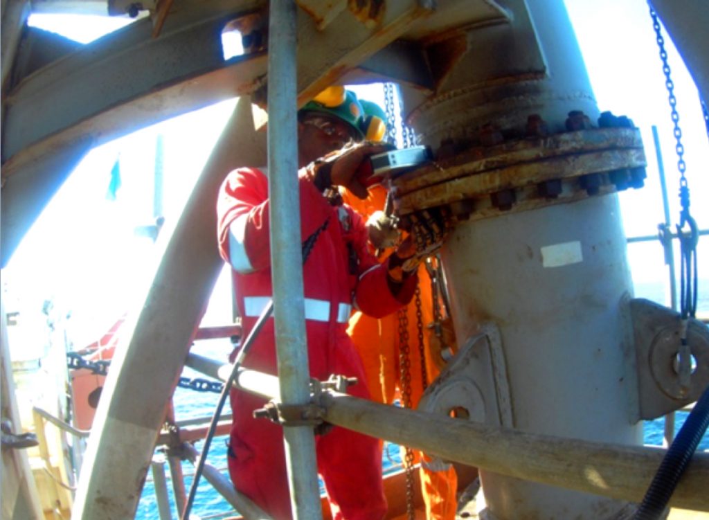 Sea Eagle FPSO Symp Repair and Tandem Floating Hose String ...